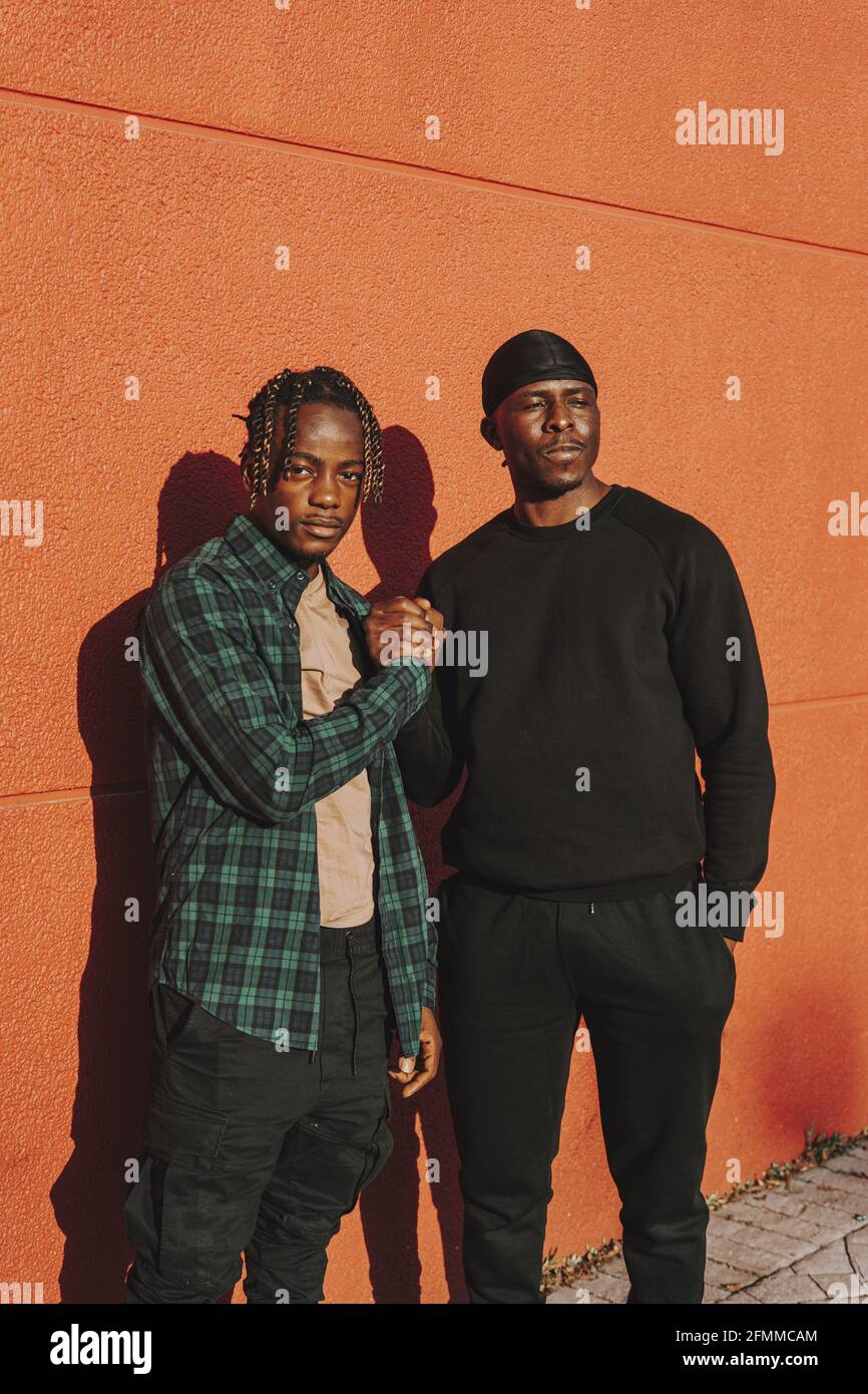 Spanish handshake hi-res stock photography and images - Alamy