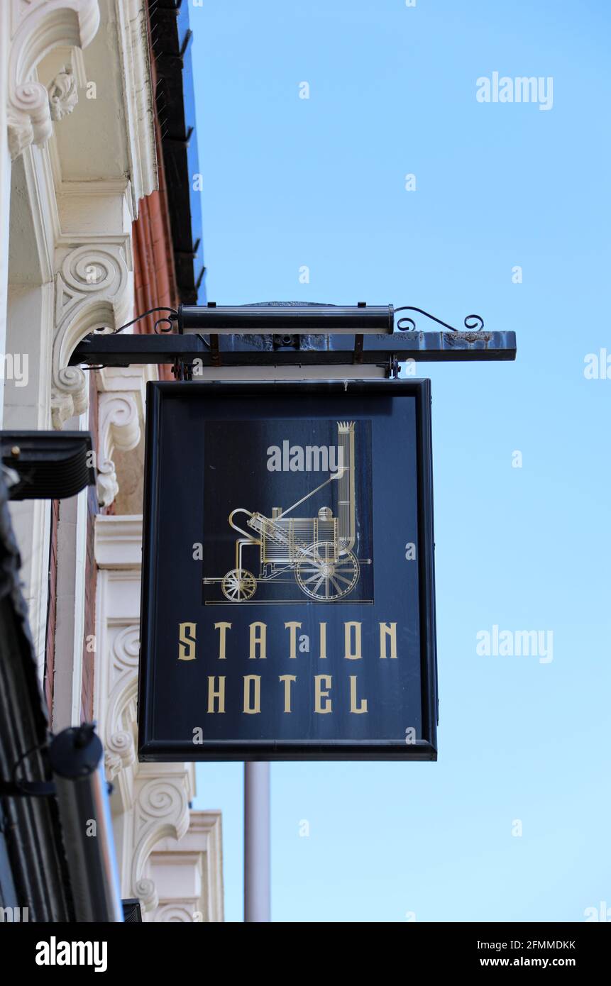Station hotel hi-res stock photography and images - Alamy