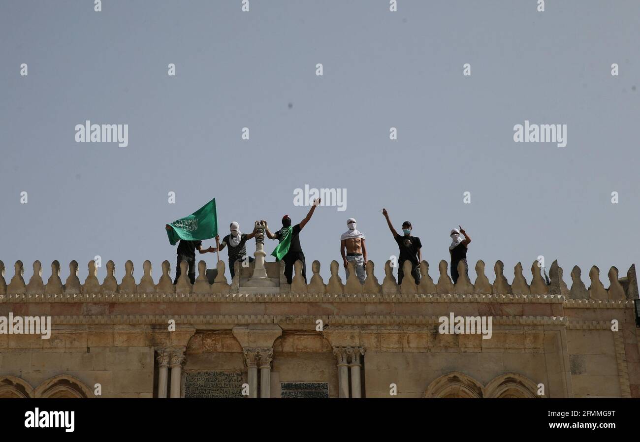 Jerusalem. 10th May, 2021. Palestinian protesters are seen at the Al ...