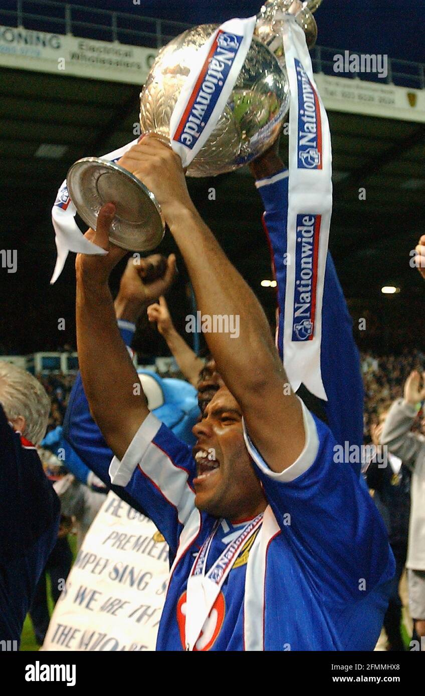 Promotion trophy hi-res stock photography and images - Alamy