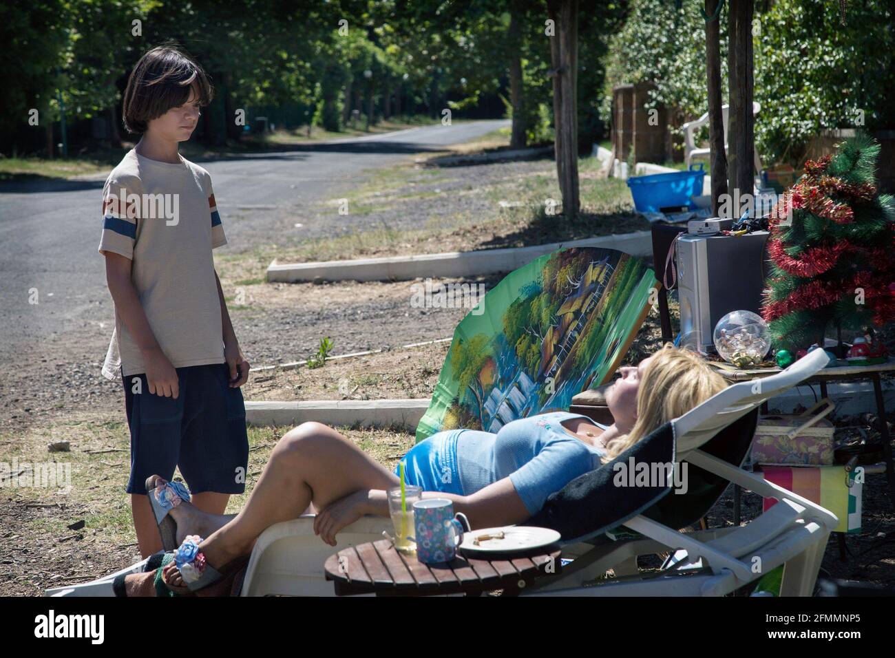 BAD TALES, (aka FAVOLACCE), from left: Tommaso Di Cola, Ileana ...