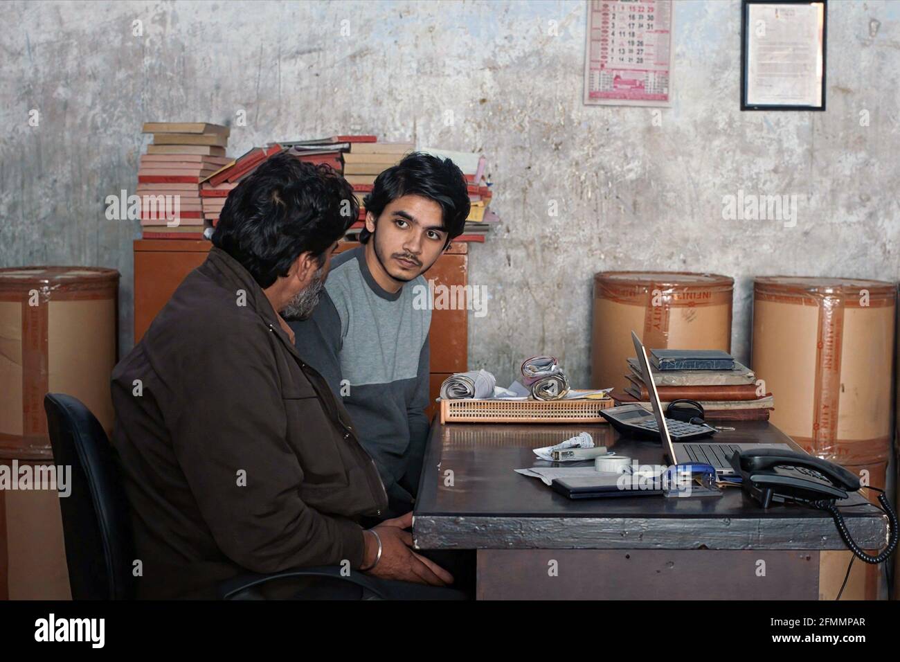 MILESTONE, (aka MEEL PATTHAR), from left: Suvinder Vicky, Lakshvir ...