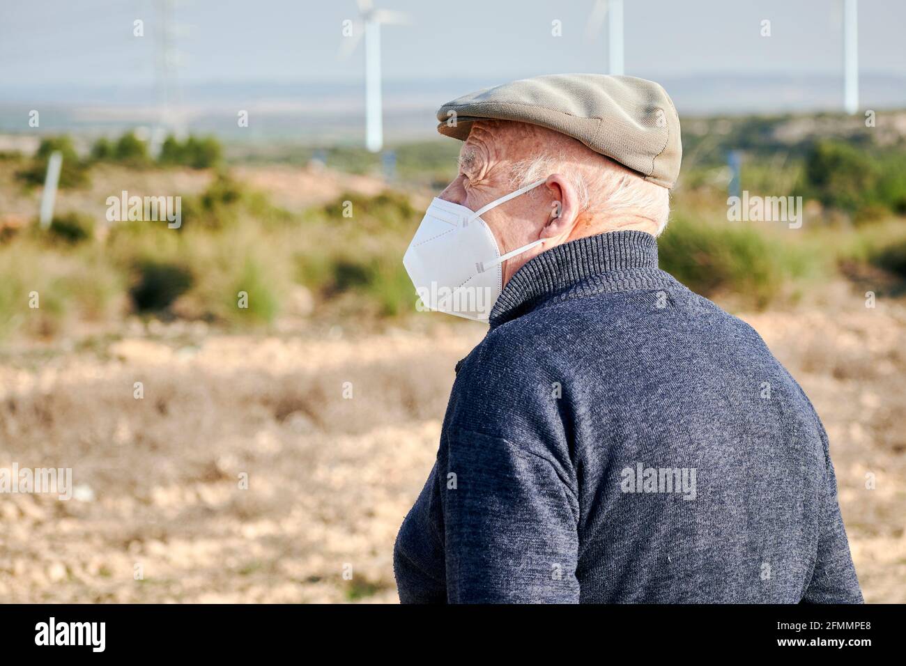 Elderly people face mask hi-res stock photography and images - Alamy