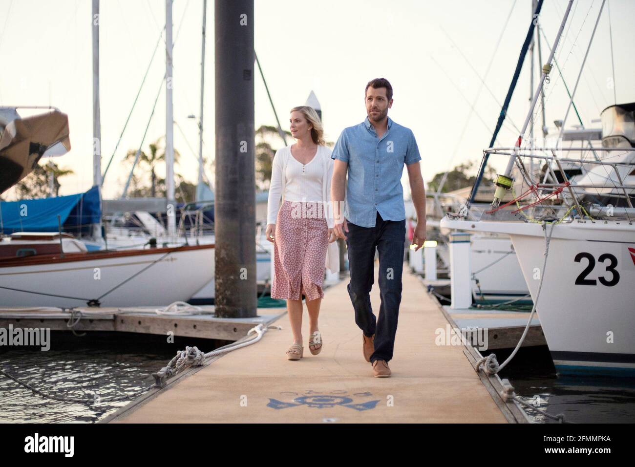 ROMANCE ON THE MENU, (aka HEARTS DOWN UNDER), from left: Cindy Busby ...