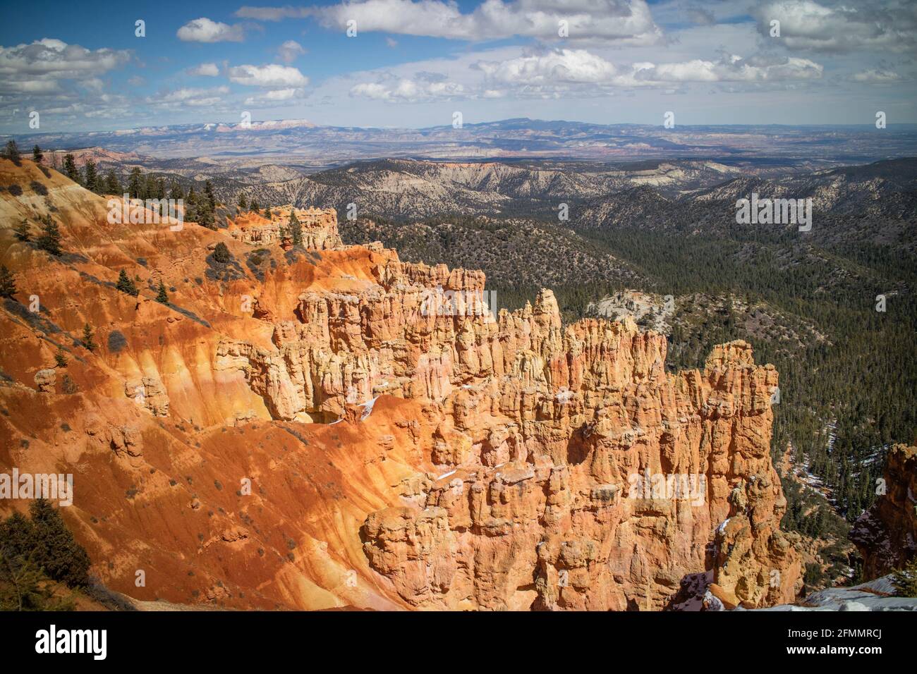 Red Rocks Hoodoos in Ponderosa Point at Bryce Canyon National Park ...