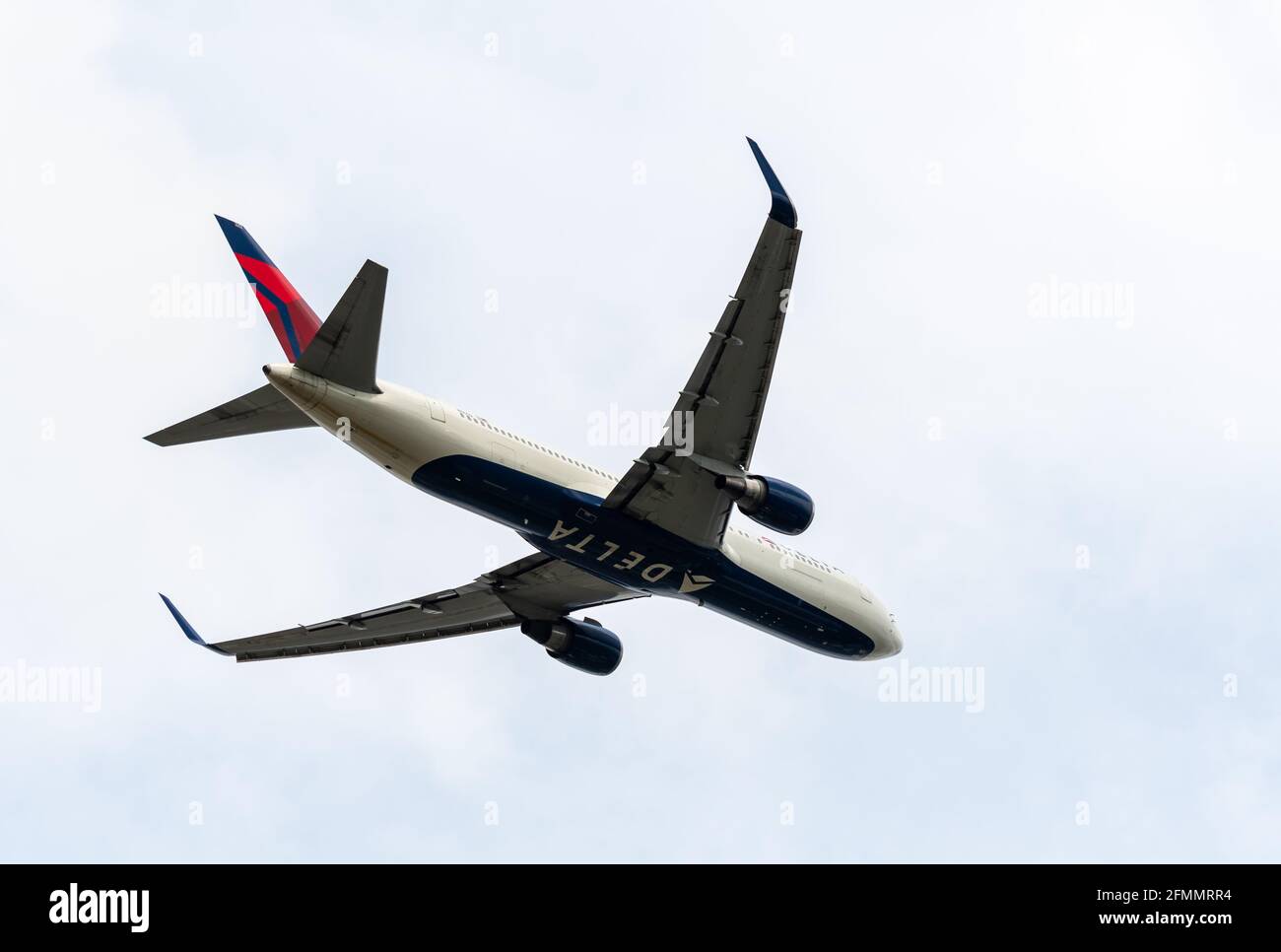 332 plane hi-res stock photography and images - Alamy