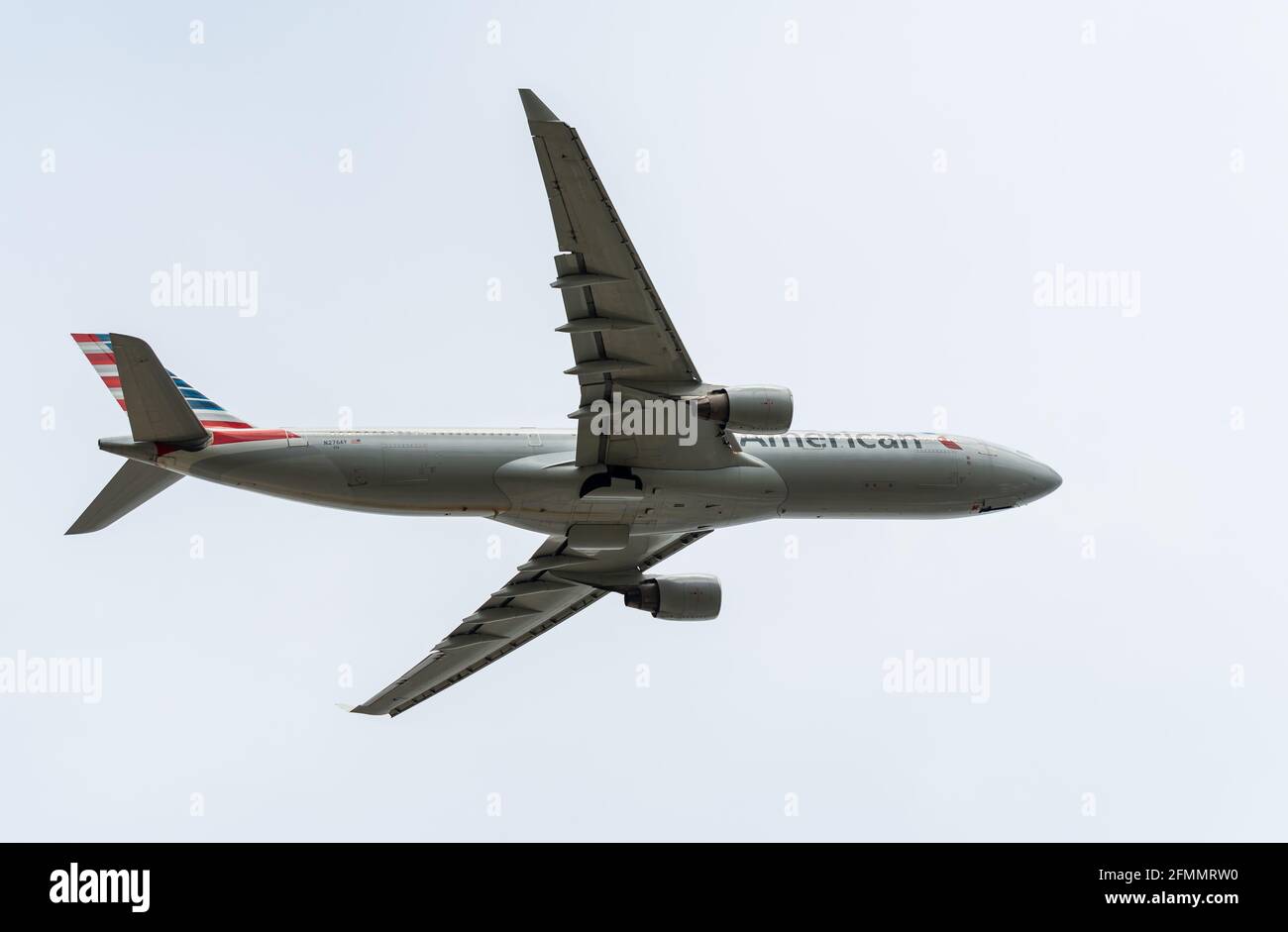 American airlines a330 flying hi-res stock photography and images - Alamy