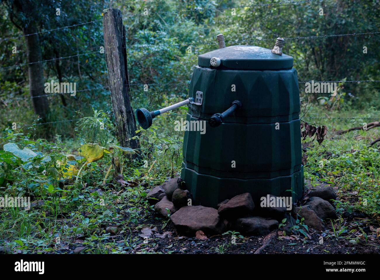 Dalek bin hi-res stock photography and images - Alamy