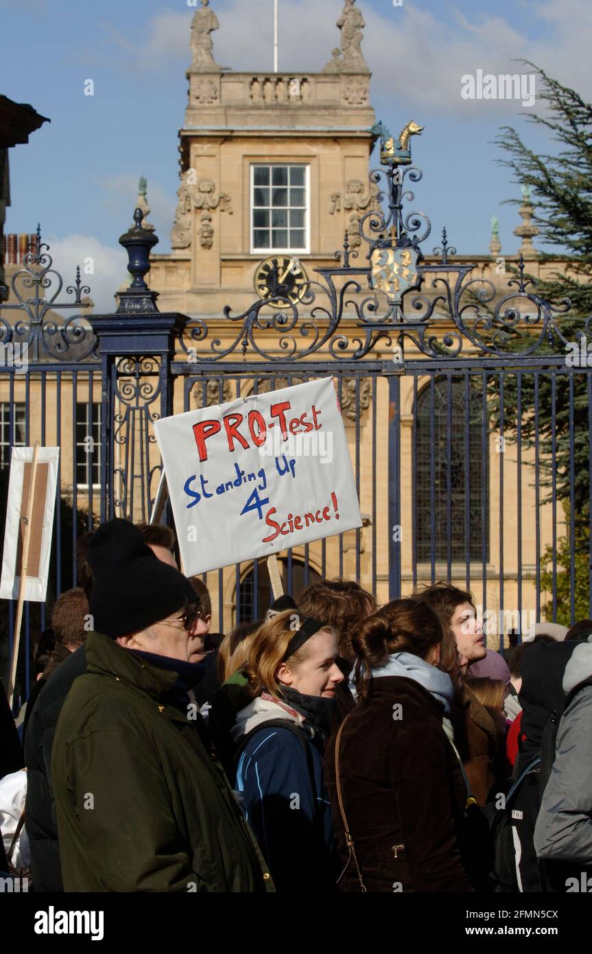 Pro animal testing supporters demonstrating in favour of the building ...