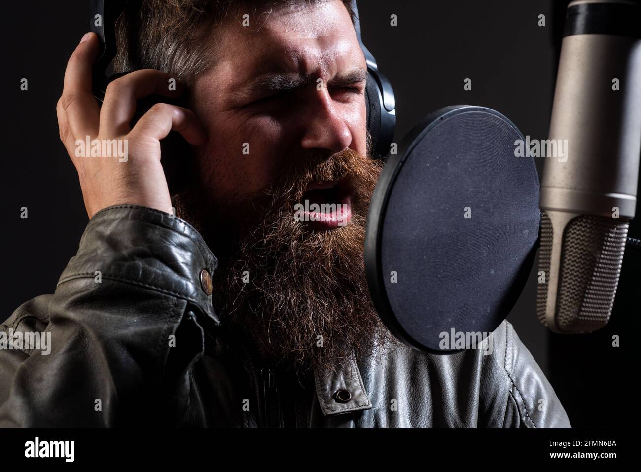 Singing Face High Resolution Stock Photography and Images - Alamy
