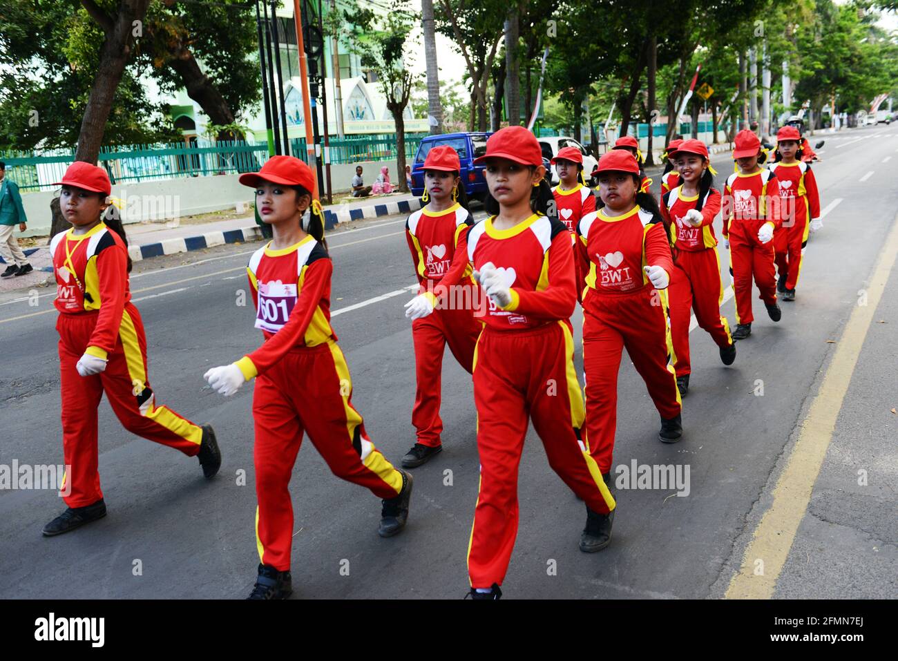 School children in parade hi-res stock photography and images - Alamy
