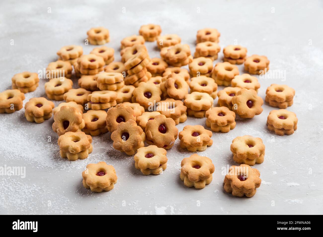 Baked cookies in flower hi-res stock photography and images - Alamy