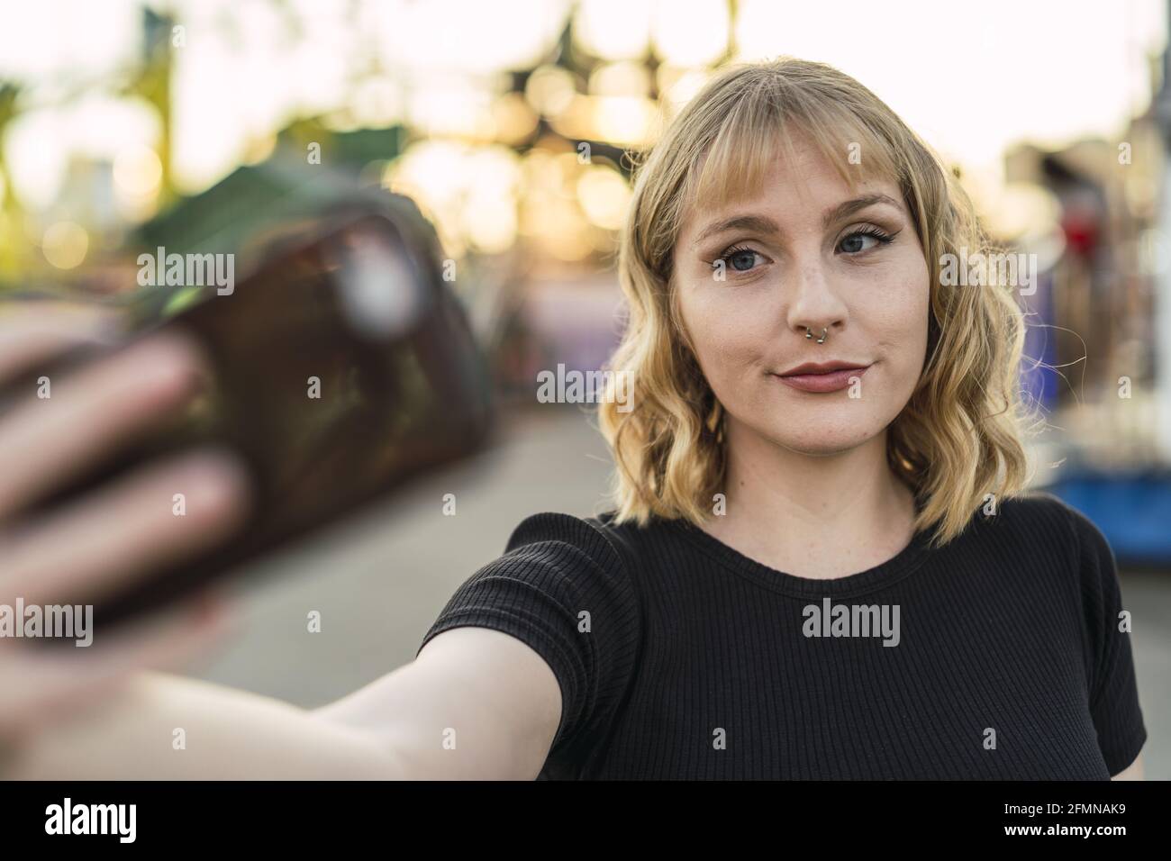 Beautiful blonde girl taking selfie hi-res stock photography and images ...