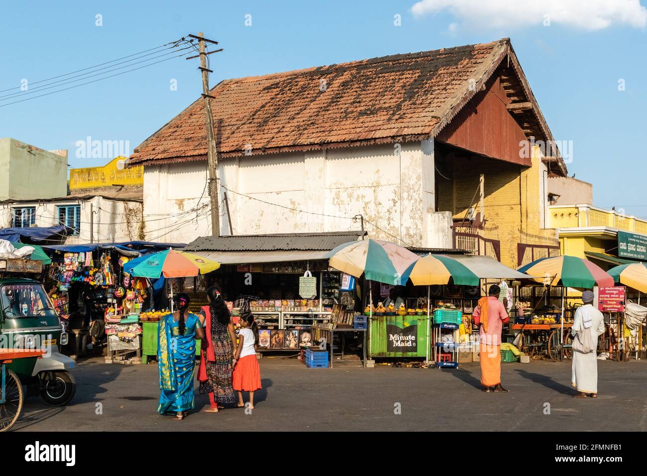 Mysore tourism and street vendors hi-res stock photography and images ...