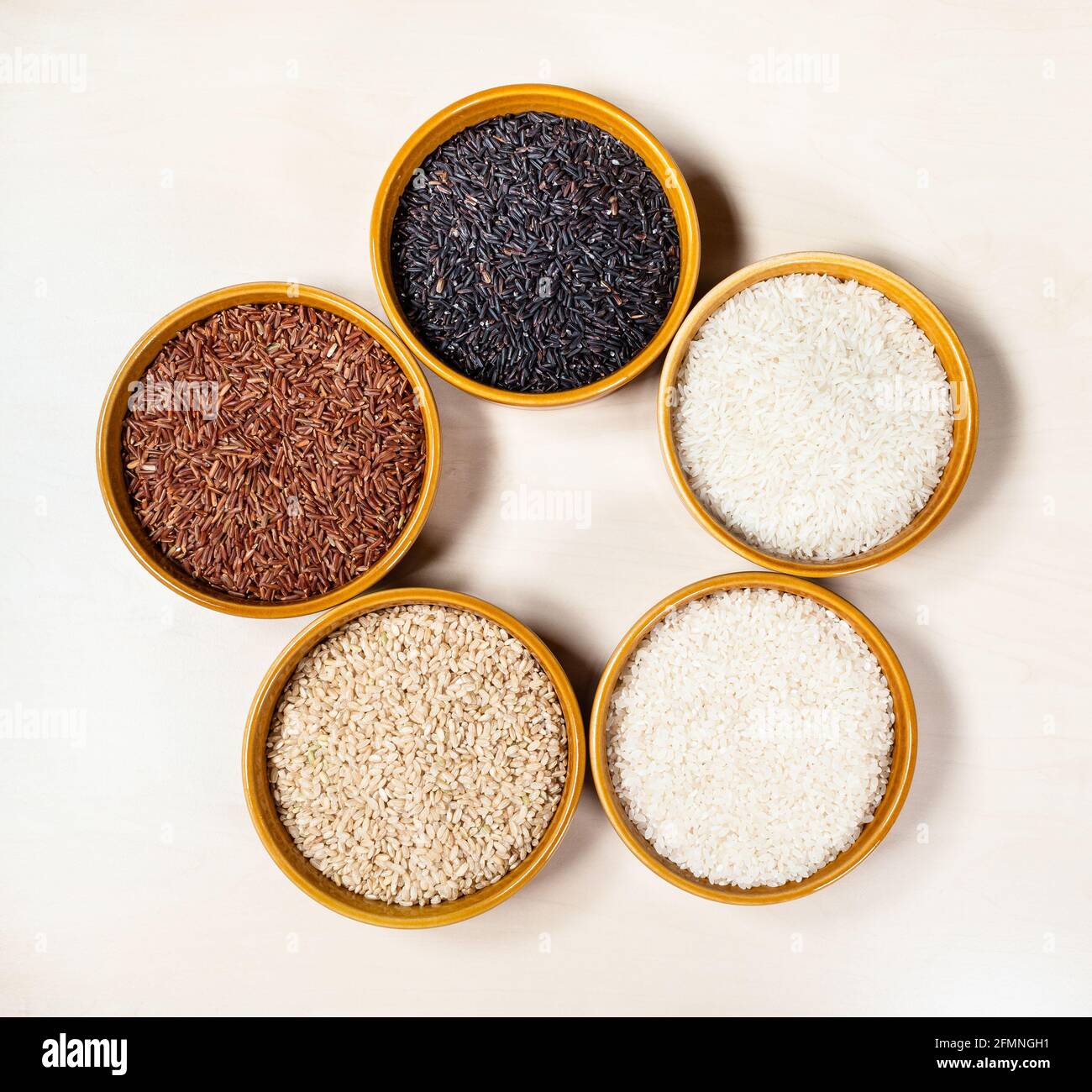Polished and unpolished rice hi-res stock photography and images - Alamy