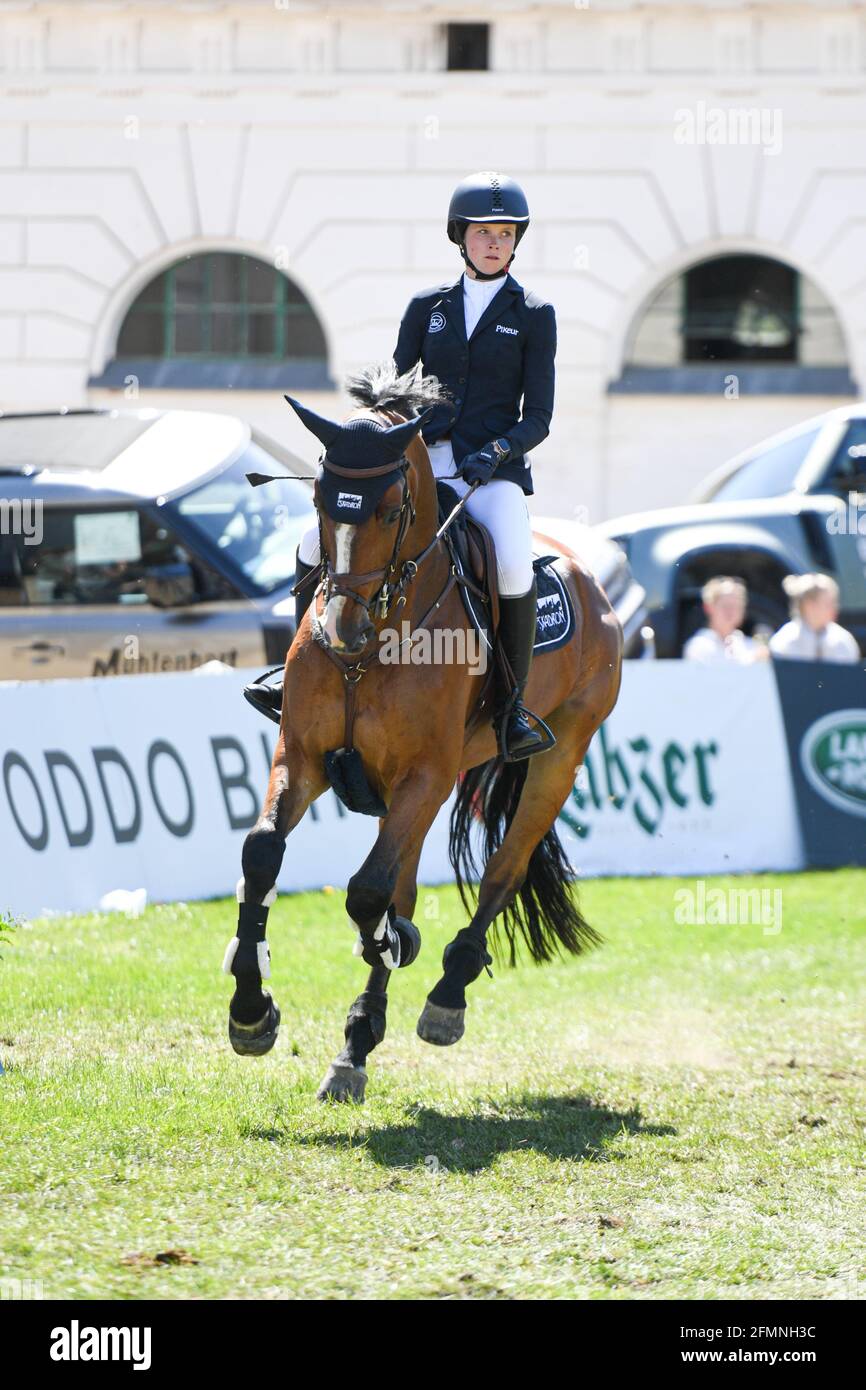 Sophie hinners hi-res stock photography and images - Alamy