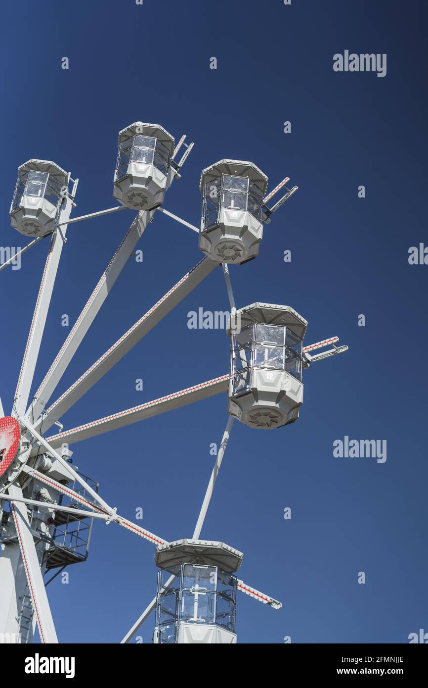Vertical shot ferris wheel hi-res stock photography and images - Alamy