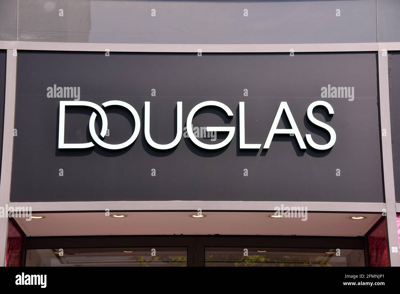 Cologne, Germany. 09th May, 2021. The Douglas perfumery closes a store ...