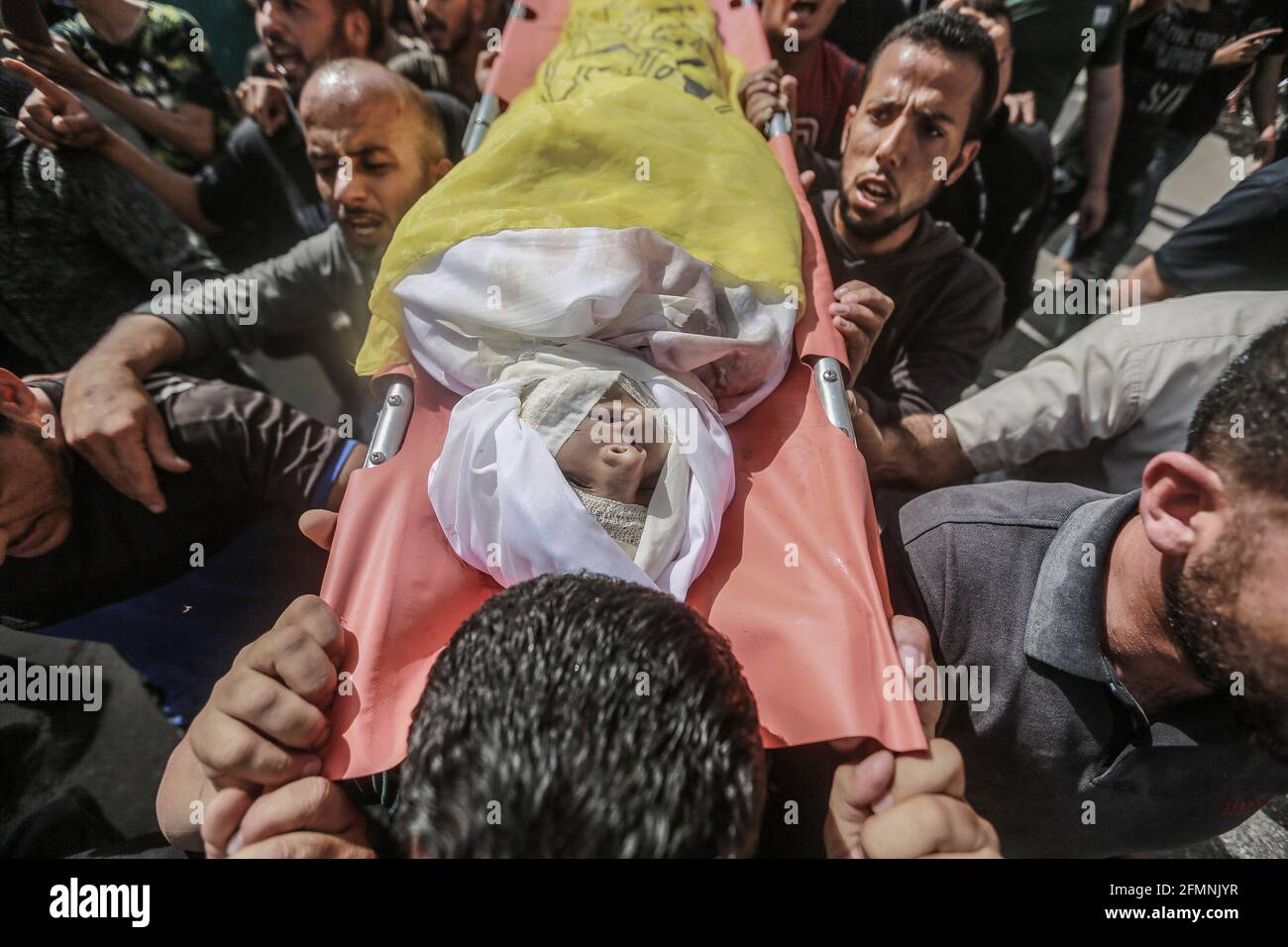 Beit Hanoun, Palestinian Territories. 11th May, 2021. Palestinians ...