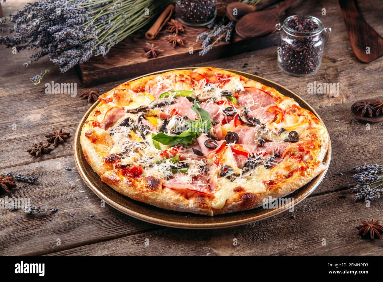 Pizza ham hi-res stock photography and images - Alamy