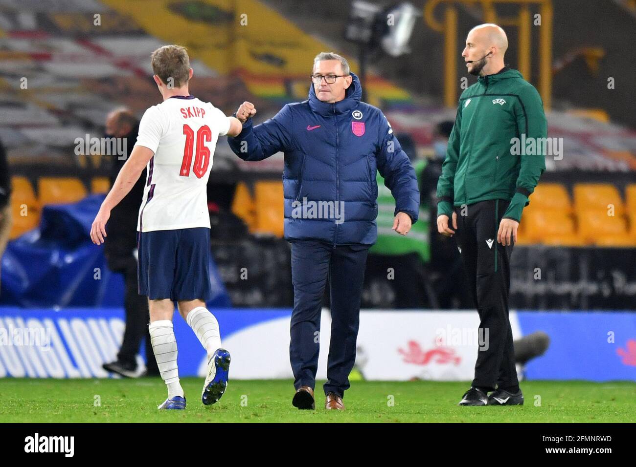 Fist pumps hi-res stock photography and images - Alamy