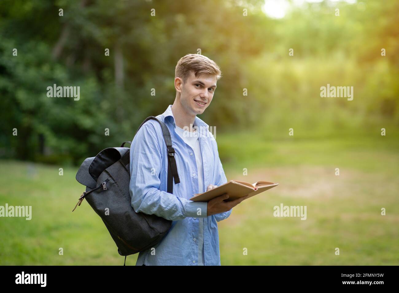 Teen studying outdoors nature hi-res stock photography and images - Alamy