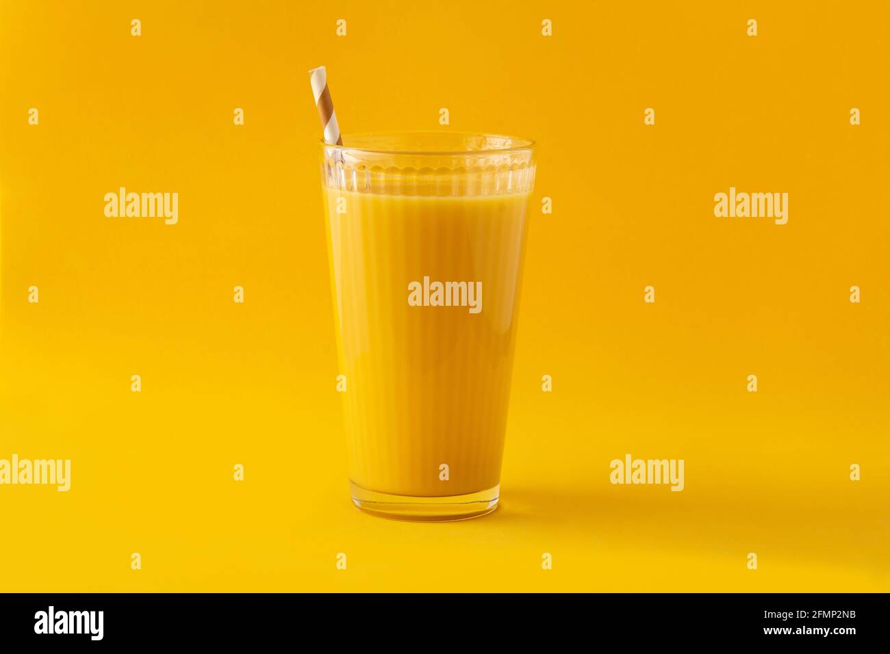 Yellow refreshment hi-res stock photography and images - Alamy