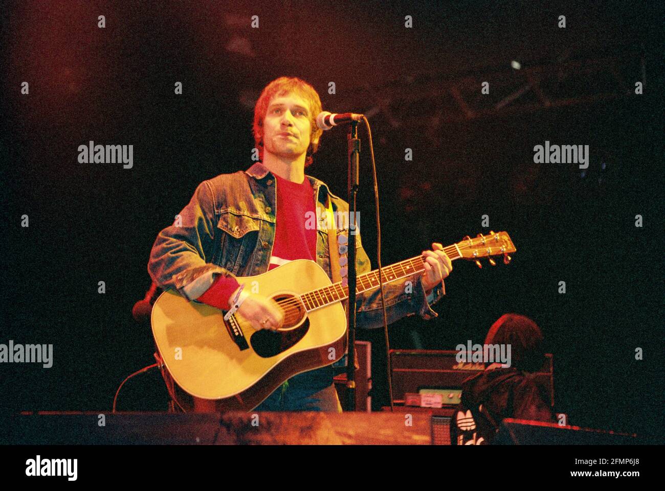 Simon Fowler of Ocean Colour Scene performing on stage at the ...