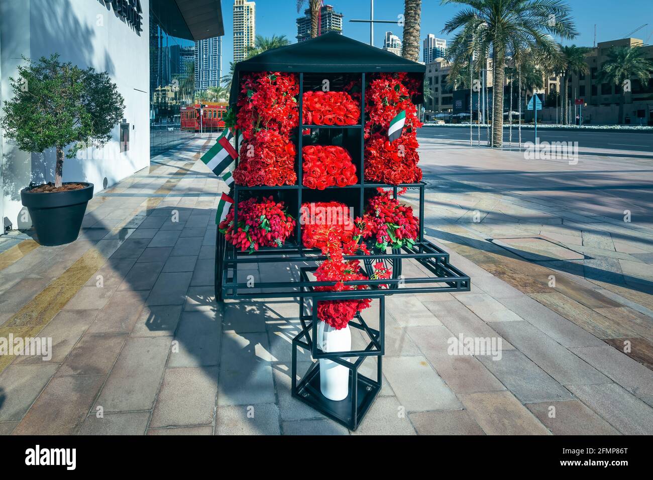 Red roses in Dubai street for selling.DUBAI UAE Stock Photo - Alamy
