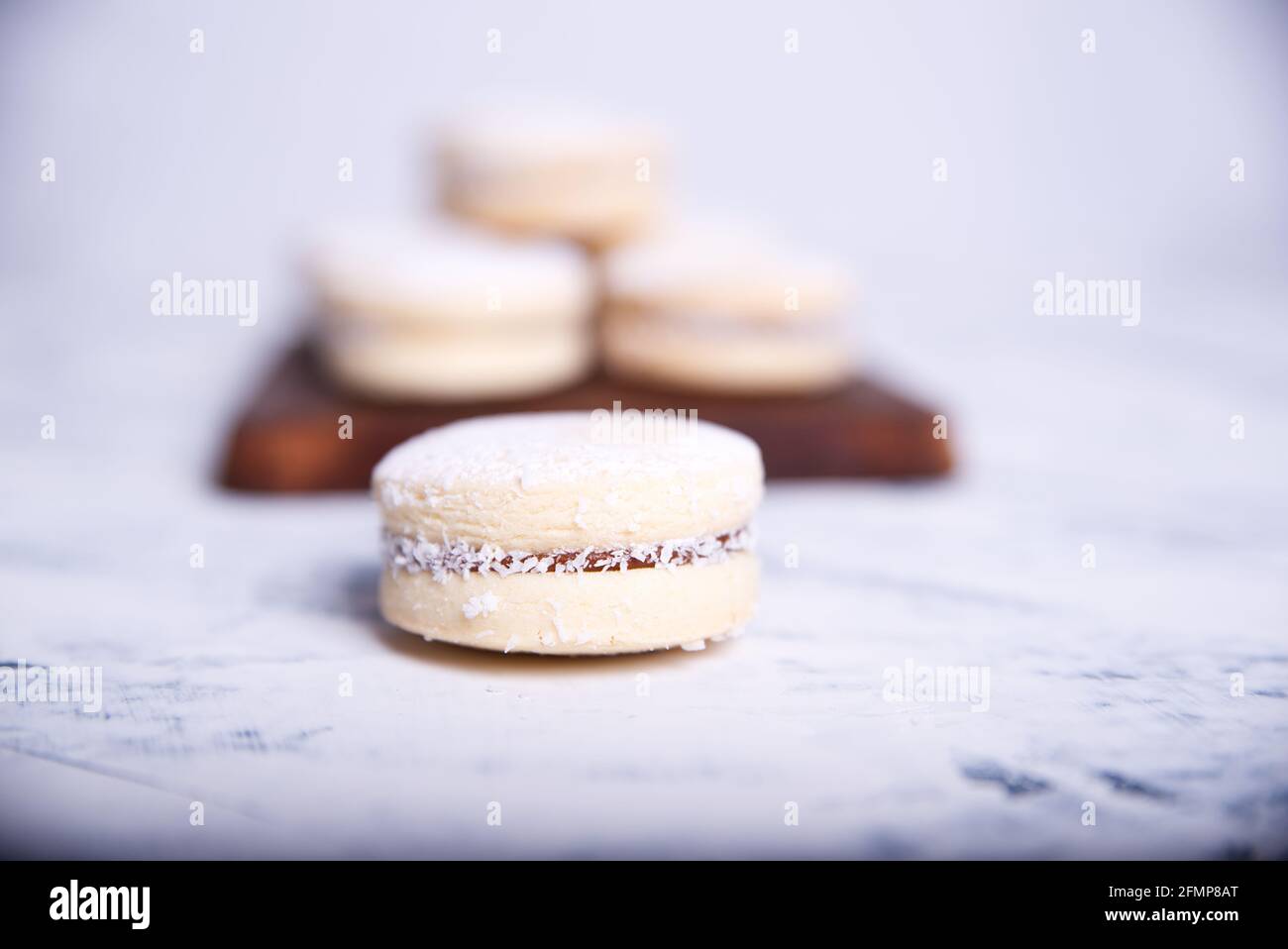 Presentation of homemade caramel cookies Stock Photo - Alamy