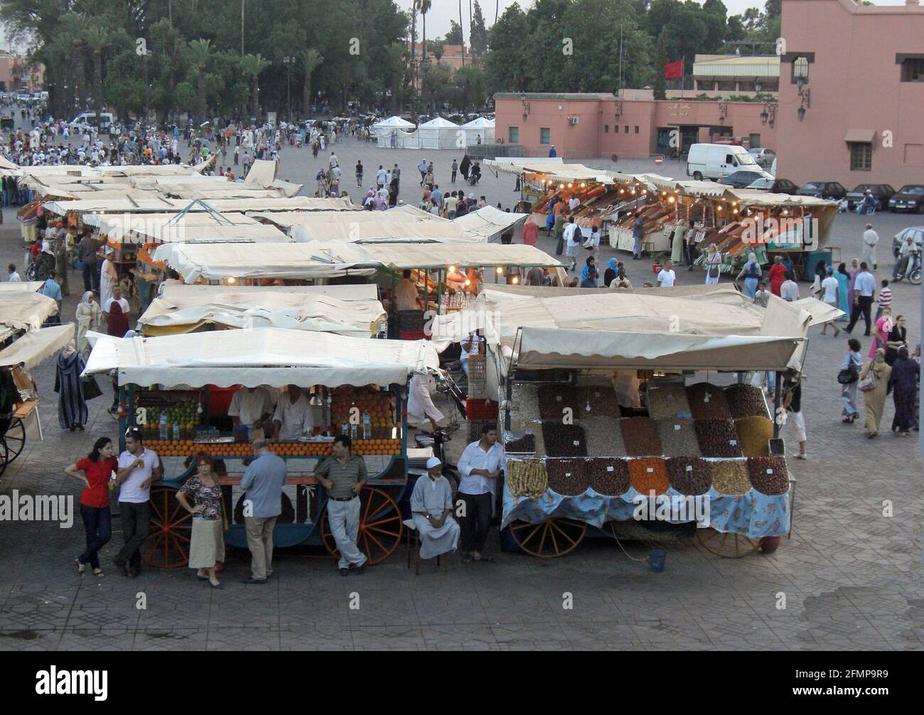 Djama el fna square hi-res stock photography and images - Alamy