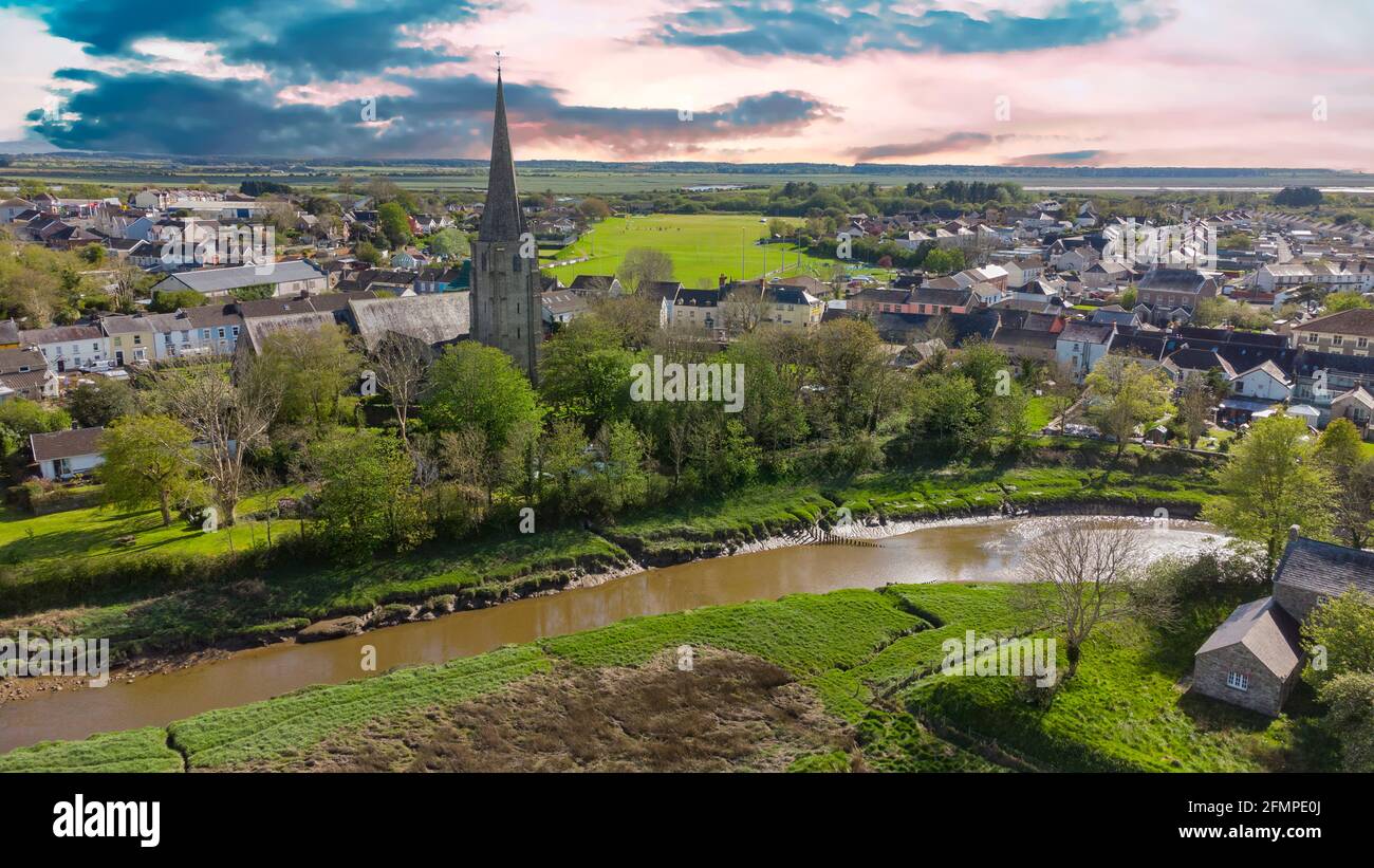 Kidwelly Tower And Wall High Resolution Stock Photography and Images ...