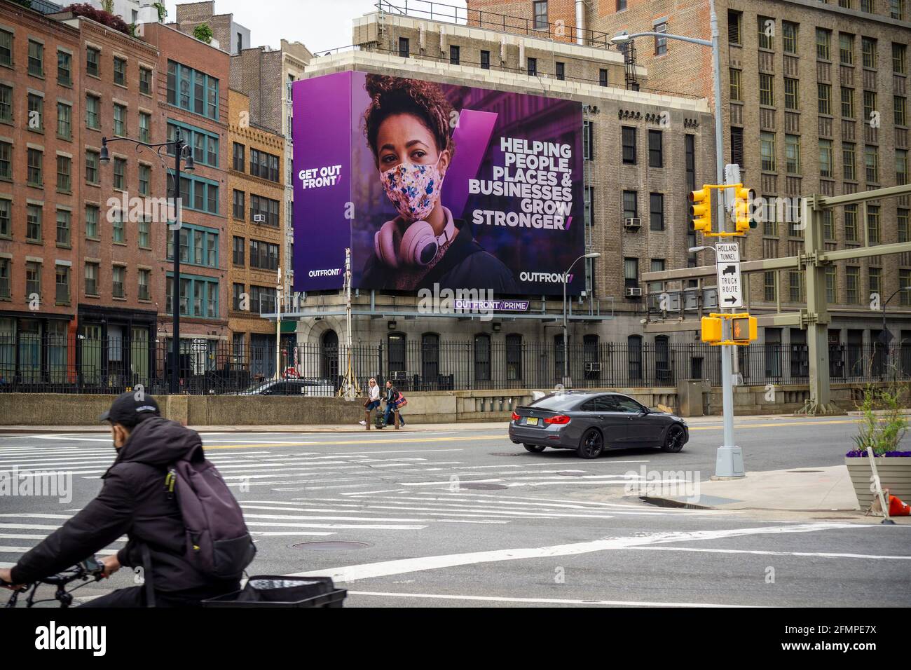 Outfront sign hi-res stock photography and images - Alamy