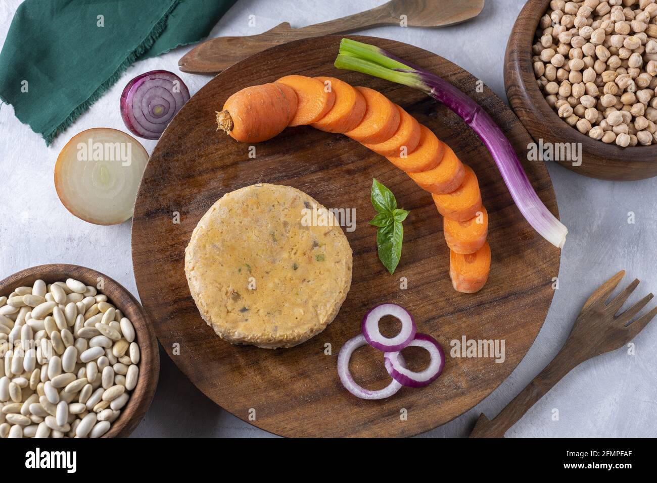 Vegan and vegetarian burgers of healthy and healthy legumes and ...