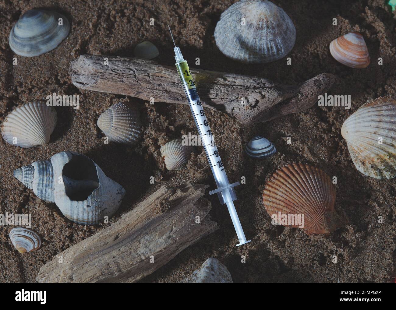 Injection needle on a beach hi-res stock photography and images - Alamy