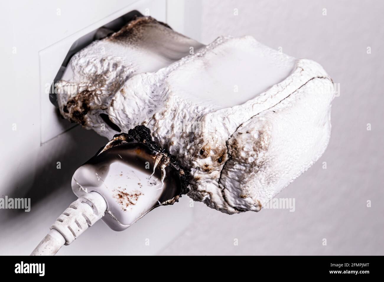 Shorted circuit hi-res stock photography and images - Alamy