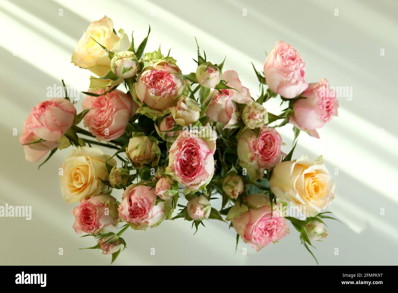 Bouquet of beautiful roses, top view and daylight Stock Photo - Alamy