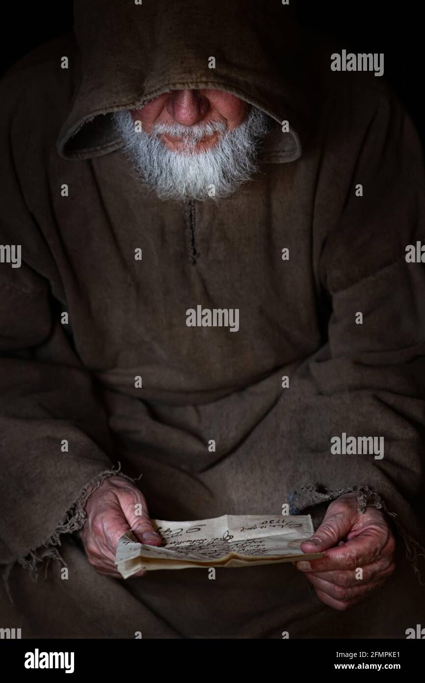 Medieval monk hi-res stock photography and images - Alamy