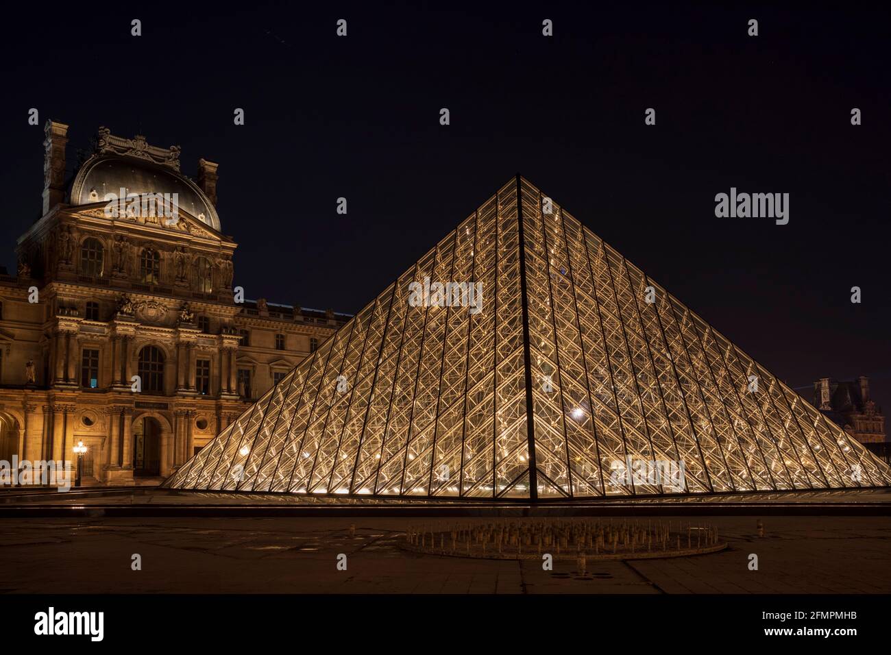 Pavillon Denon Paris High Resolution Stock Photography and Images - Alamy