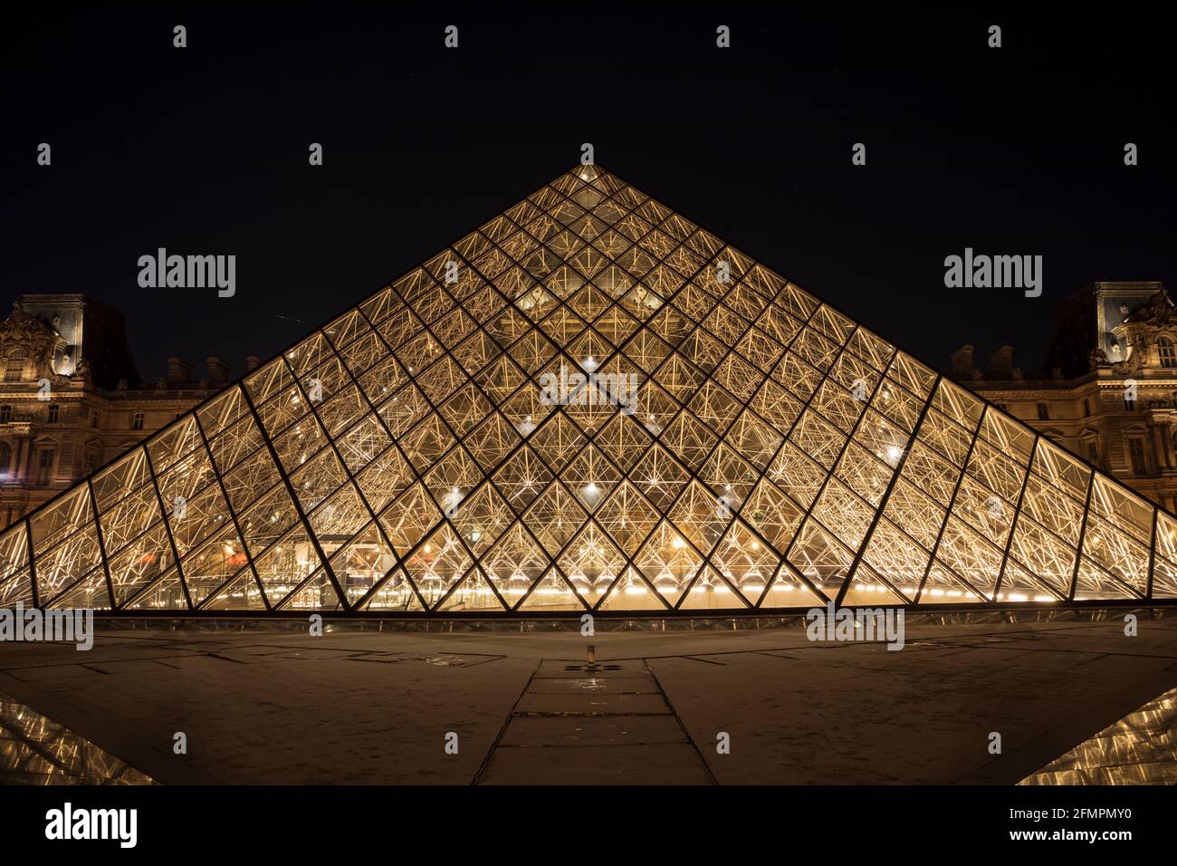 The Louvre Pyramid (Pyramide du Louvre), Paris. France Stock Photo - Alamy