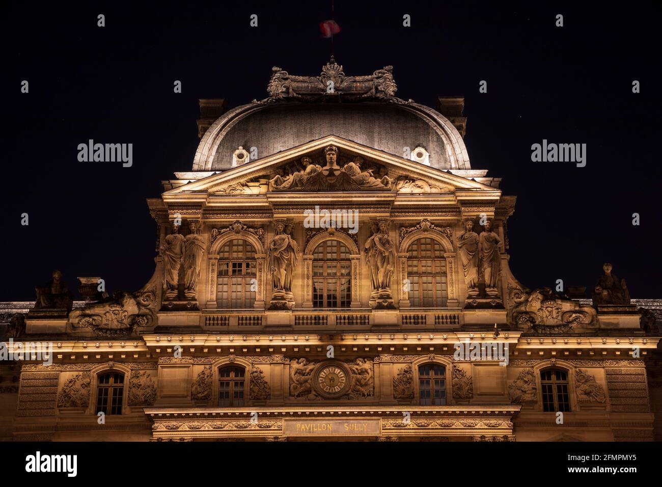 Pavillon Sully (detail), Musée du Louvre, Paris, France Stock Photo - Alamy