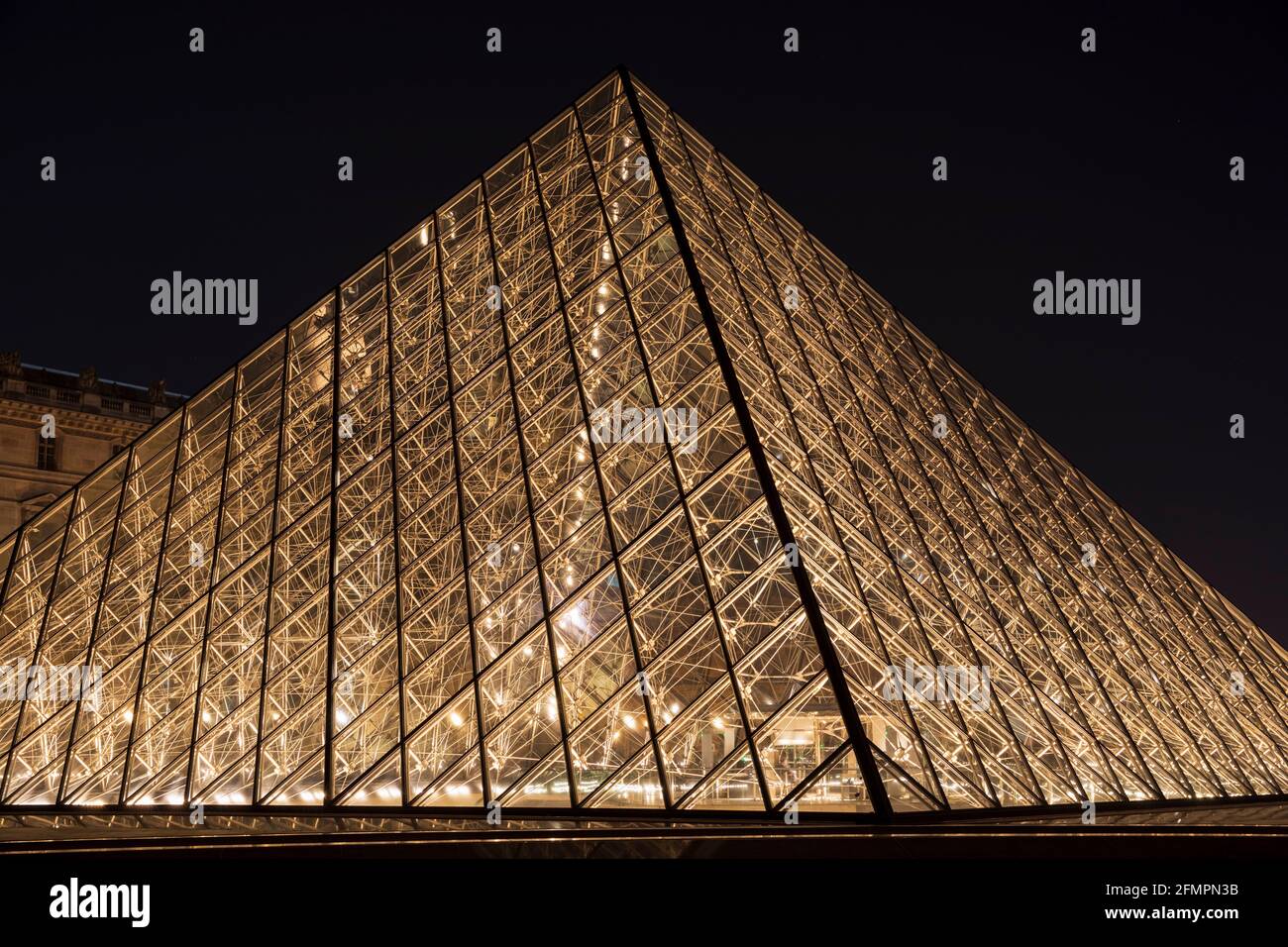 The Louvre Pyramid (Pyramide du Louvre), Paris. France Stock Photo - Alamy
