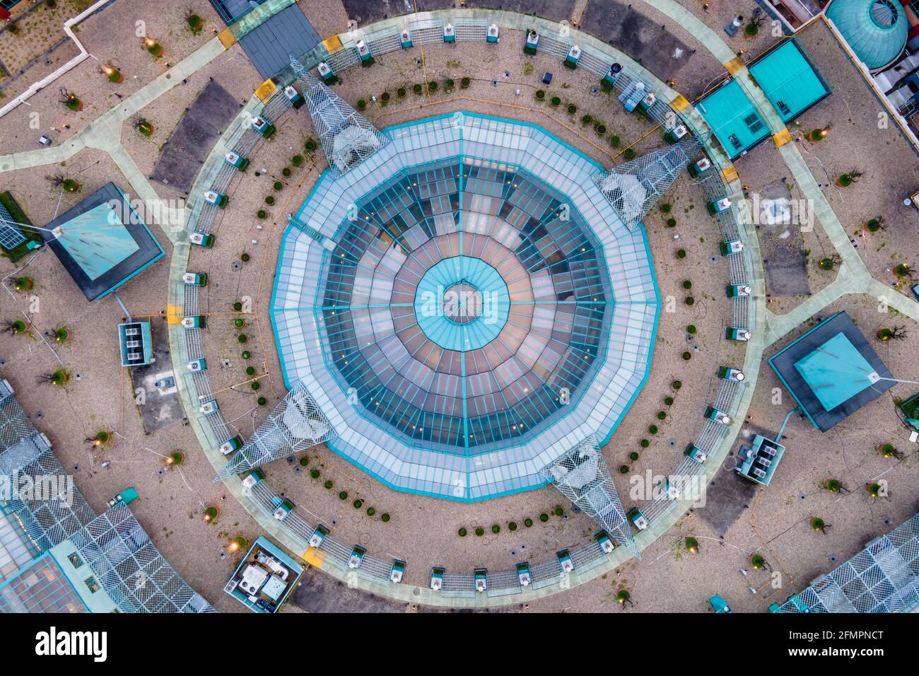 Downtown shopping mall lisboa hi-res stock photography and images - Alamy