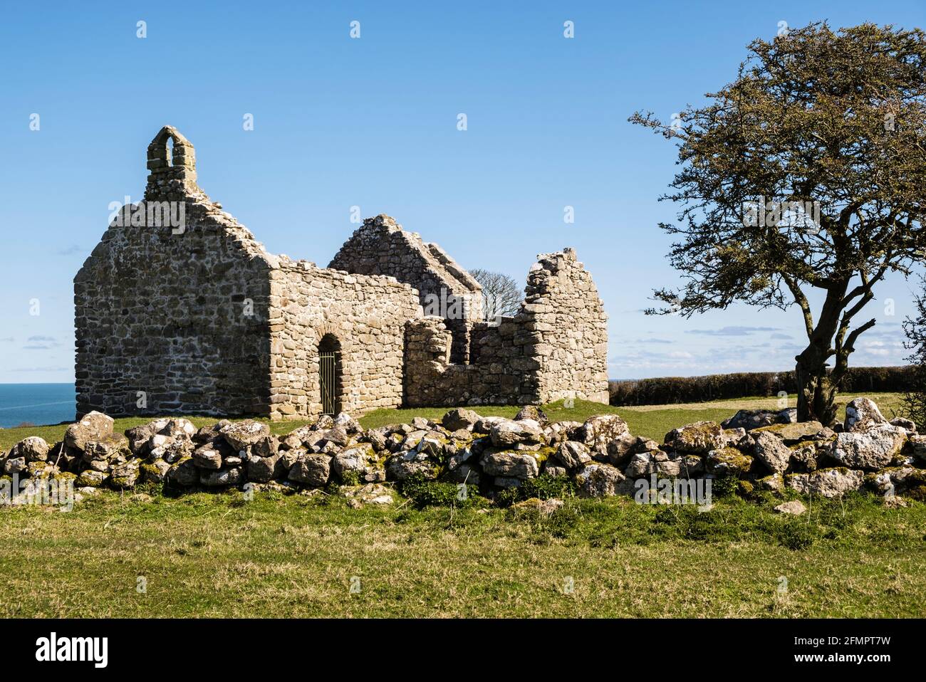 Anglesey ruins medieval hi-res stock photography and images - Alamy