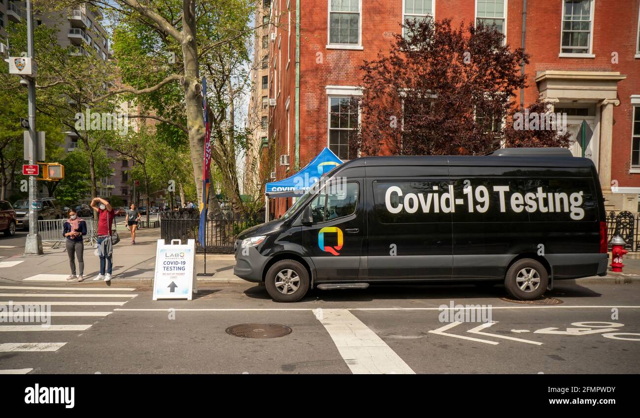 Covid test advertisement hi-res stock photography and images - Alamy