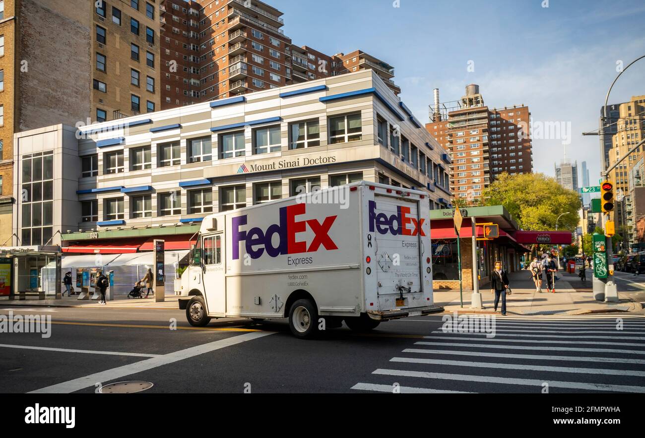 Fedex last mile delivery hi-res stock photography and images - Alamy