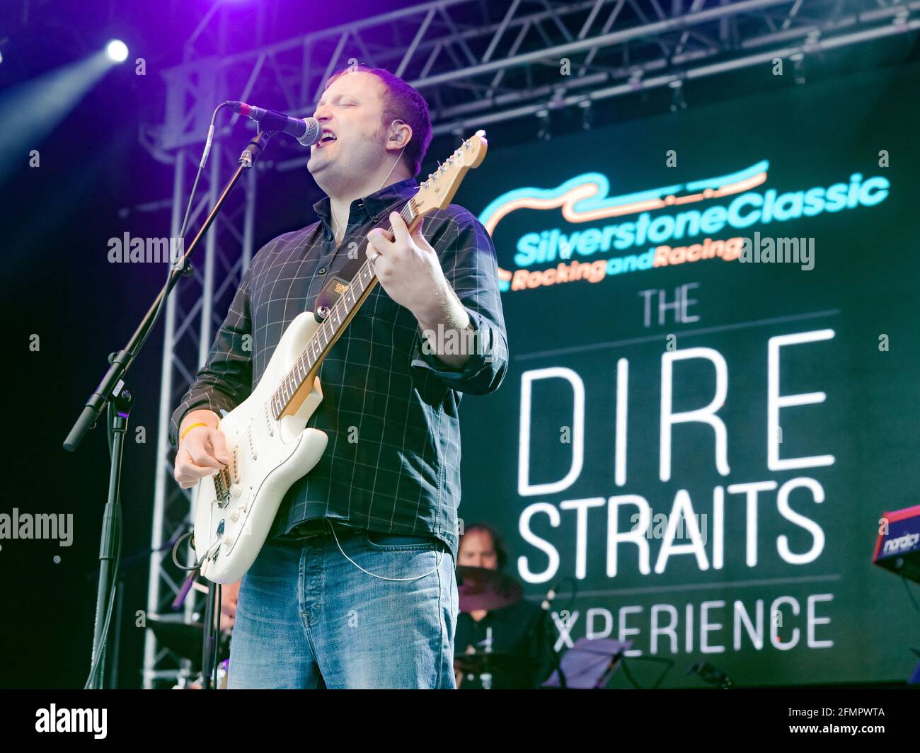 Tim Walters performing with the Dire Straits Experience, at the 2017 ...