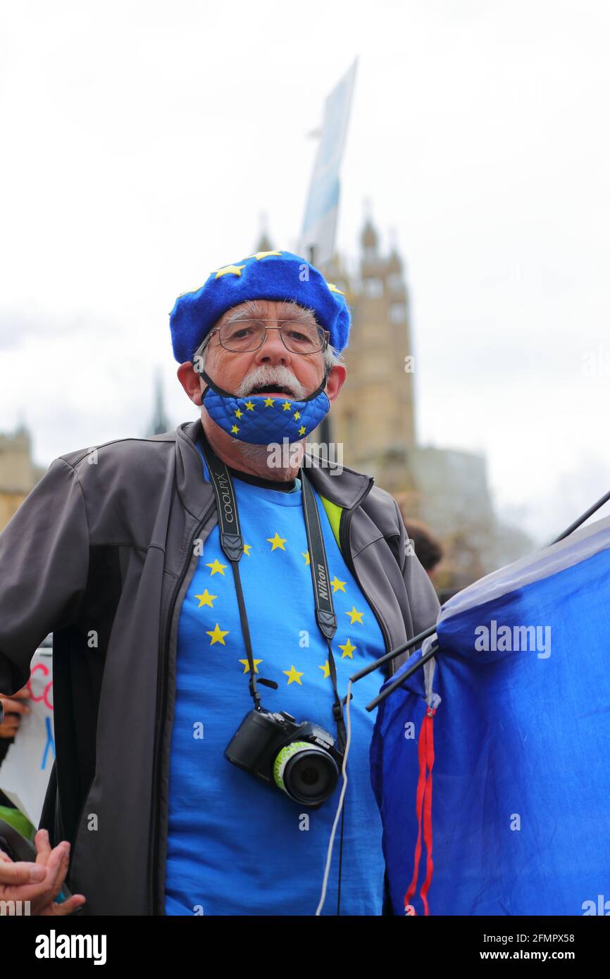 Pro union protester hi-res stock photography and images - Alamy