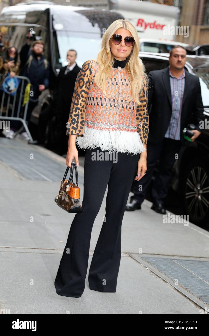 New York - NY - 20200205 Jessica Simpson poses with her Louis Vuitton ...