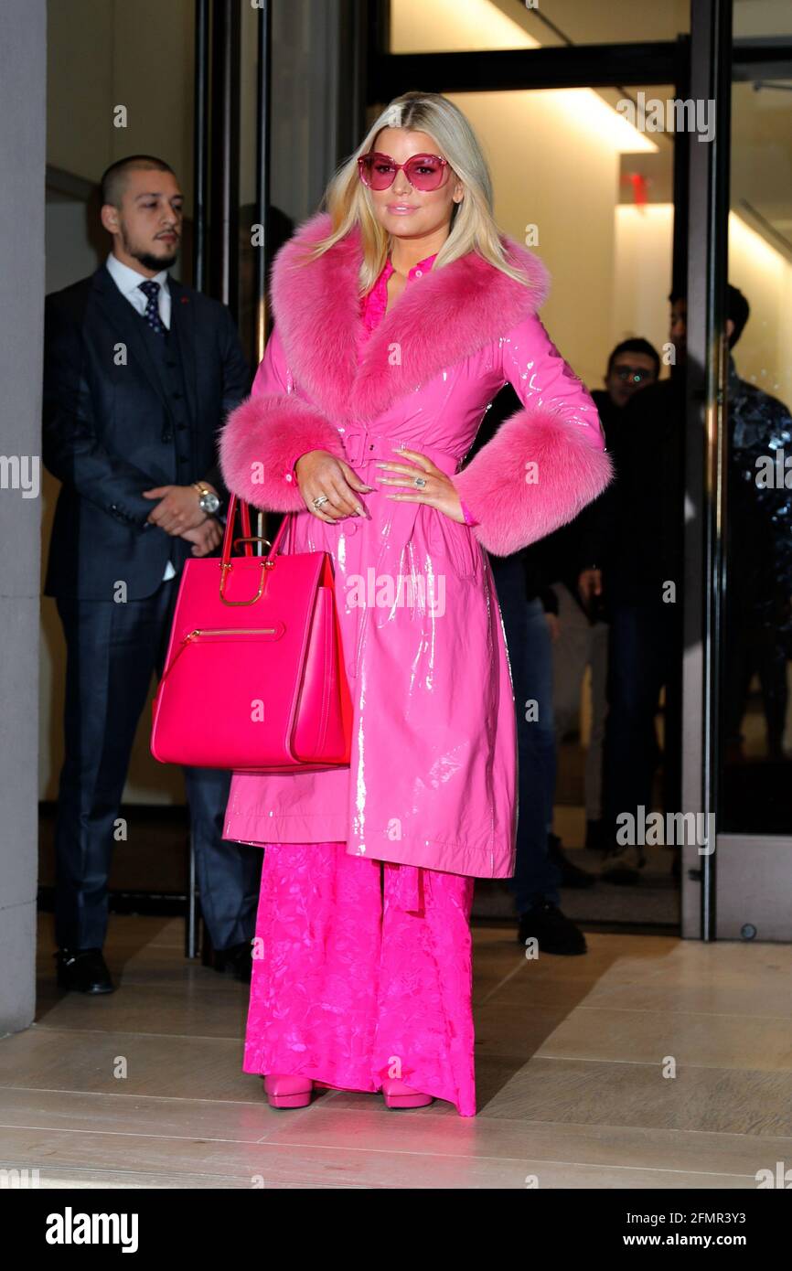 New York - NY - 20200204 Jessica Simpsonwearing pink from head to toe ...